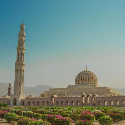 OMAN ESENCIAL desde US$1,410