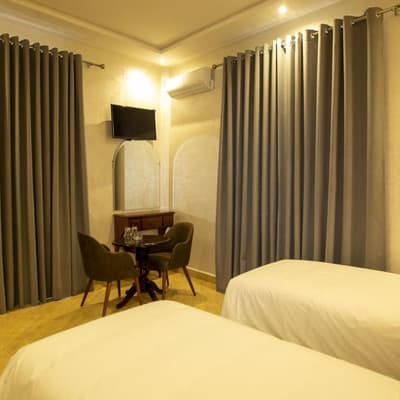 Hotel de paris - VAS TOUR Albania
