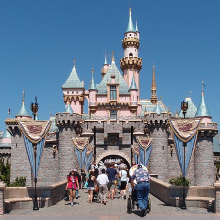 Tickets Básicos para Disneyland Resort desde 5,359 MXN
