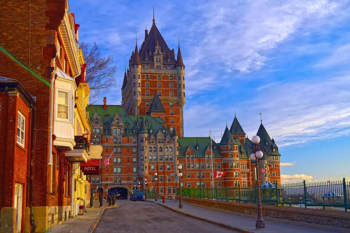 CONOCIENDO EL FAMOSO CASTILLO FRONTENAC EN QUEBEC from 4,290 MXN