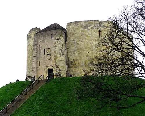 Mega Travel Perú: York