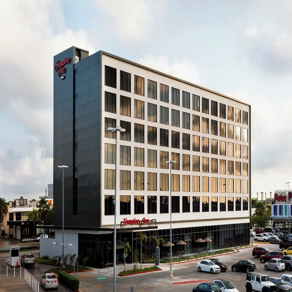 Fiesta Inn Express Cancún Cumbres - MEXICANA