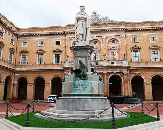 Marche: Il Parco del Conero e i Borghi di Tufo da 151