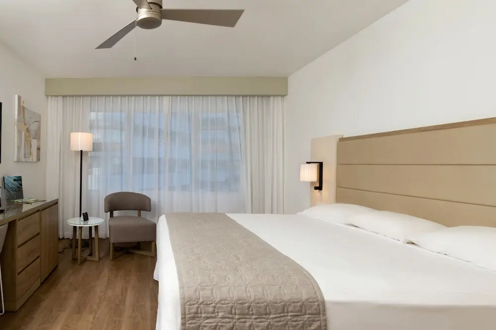 Hotel Riu Plaza Miami Beach - Via Club
