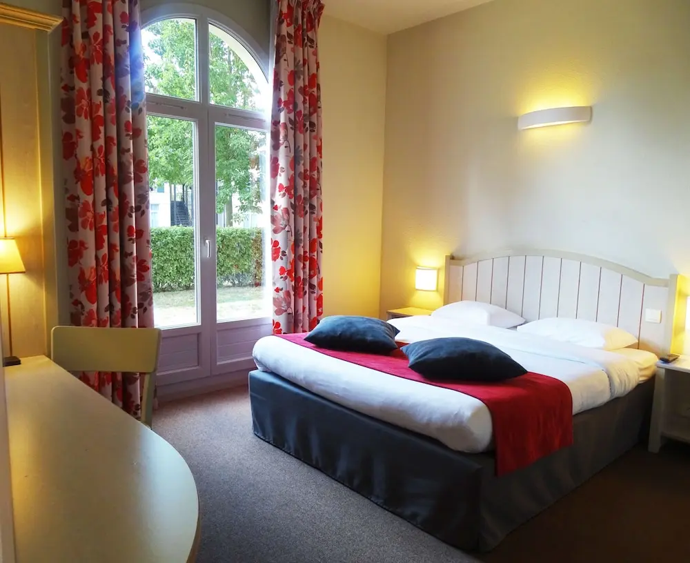 Disneyland Paris, França - Campanile Val de France 3* APA desde 325